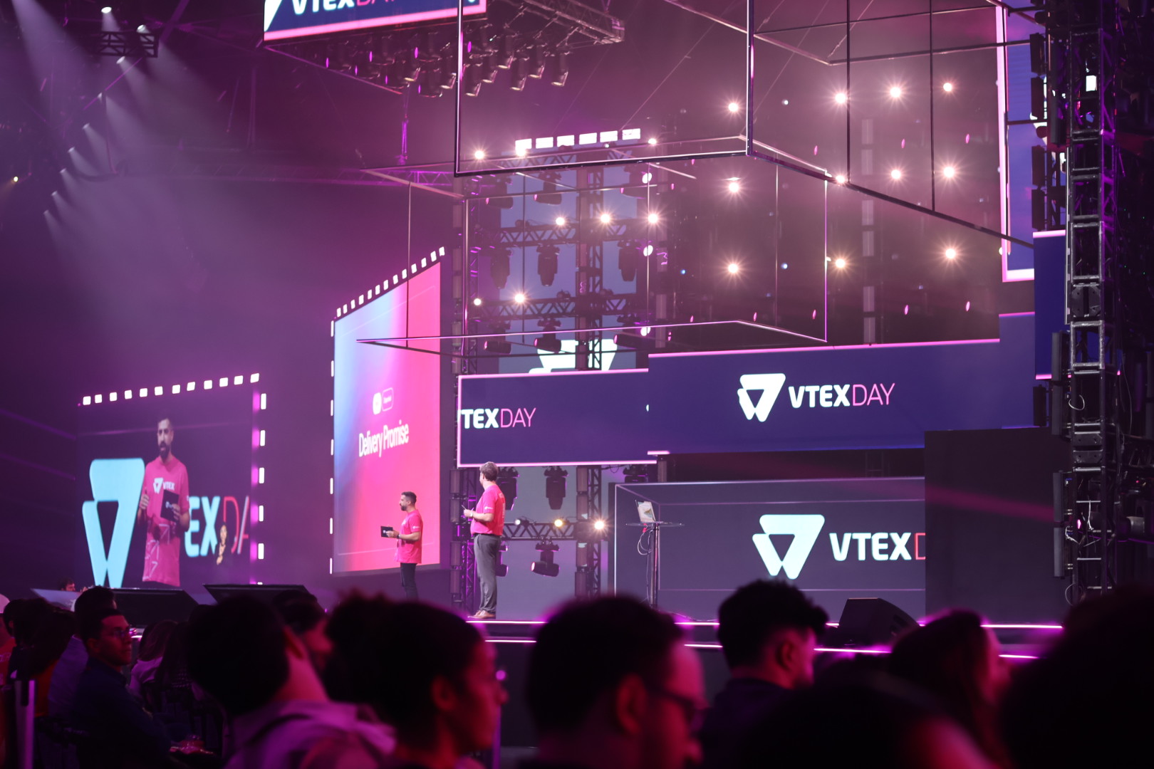 VTEX DAY 2025 reúne 300 líderes em 130 painéis e entrega 120 horas de conteúdo sobre o futuro do ...